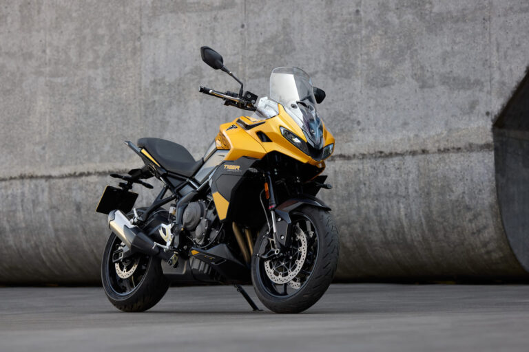 Triumph acelera nas vendas e dispara em março de 2025